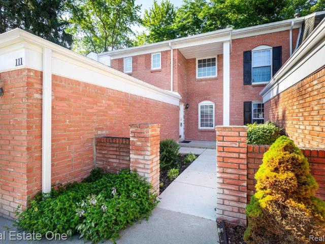 111 manor way