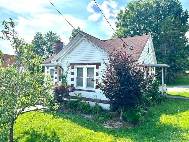 111 Maple Ave, Fayetteville, WV 25840