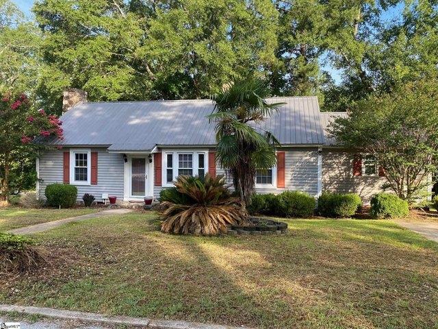 111 Maplebrook St, Laurens, SC 29360
