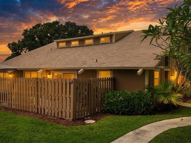 111 Maplecrest Cir, Jupiter, FL 33458
