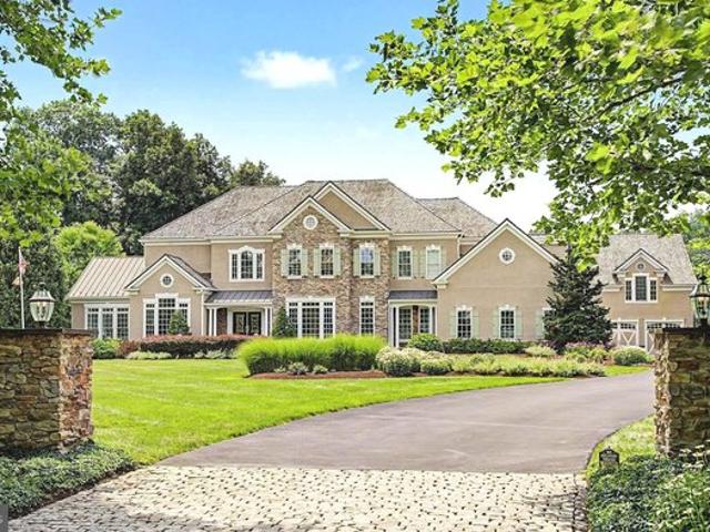 111 Meadow View Dr, Doylestown, PA 18902