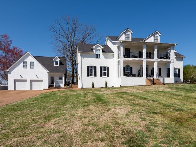 111 Meadowood Loop