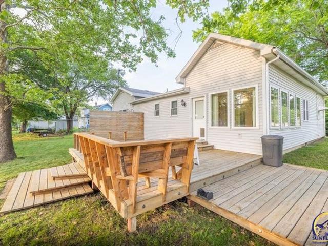 111 Merchant St, Hartford, KS 66854