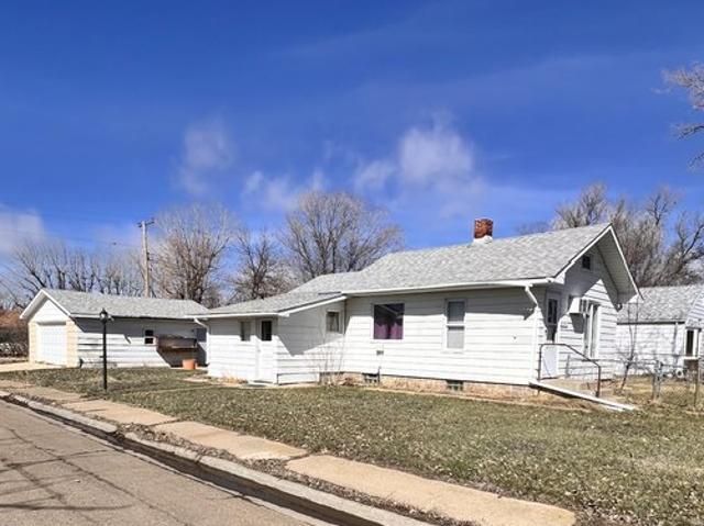 111 Mill St, Scobey, MT 59263