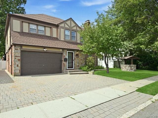 111 N 11th St, New Hyde Park, NY 11040