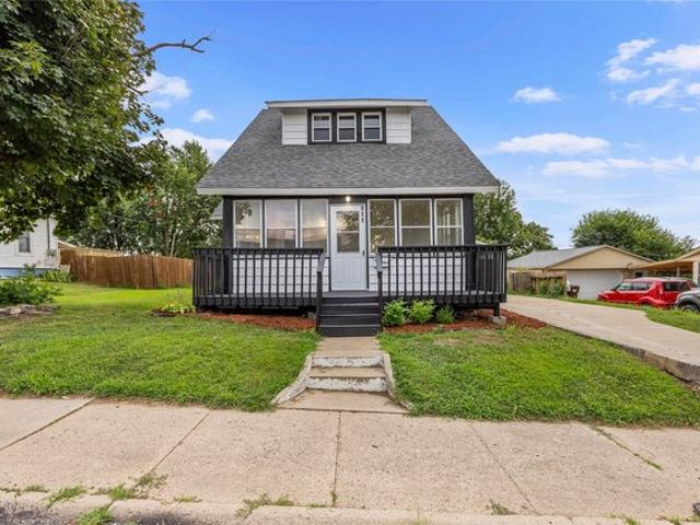 111 N 15th St, Marshalltown, IA 50158