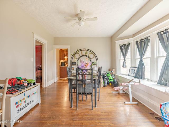 111 N 39th St