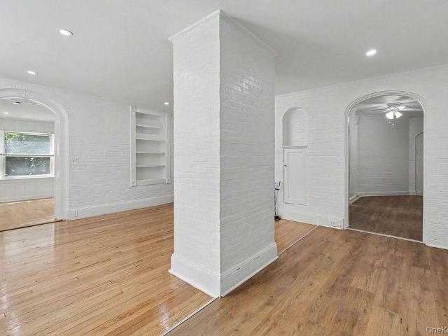 111 N Broadway T5