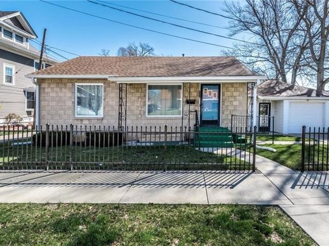 111 N East St, Greenfield, IN 46140