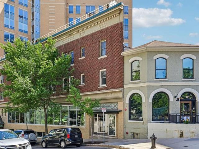 111 N Hamilton St Apt 203, Madison, WI 53703