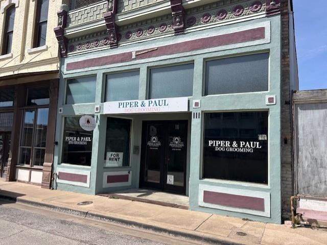 111 N Main St