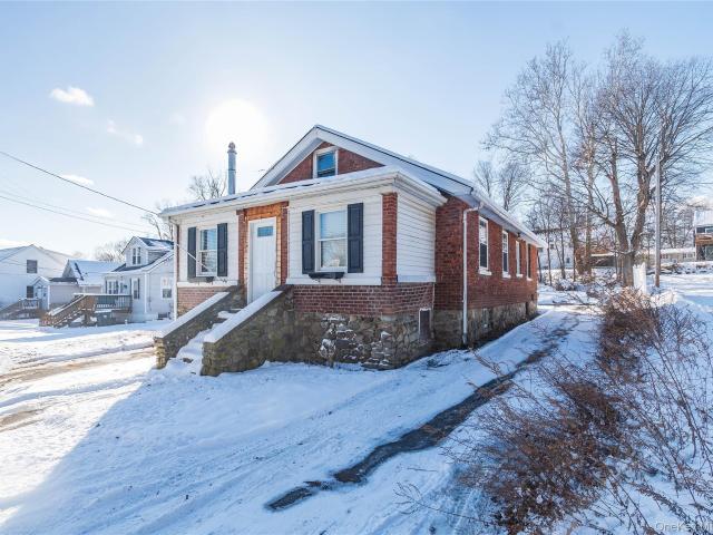 111 N Pierpont Avenue