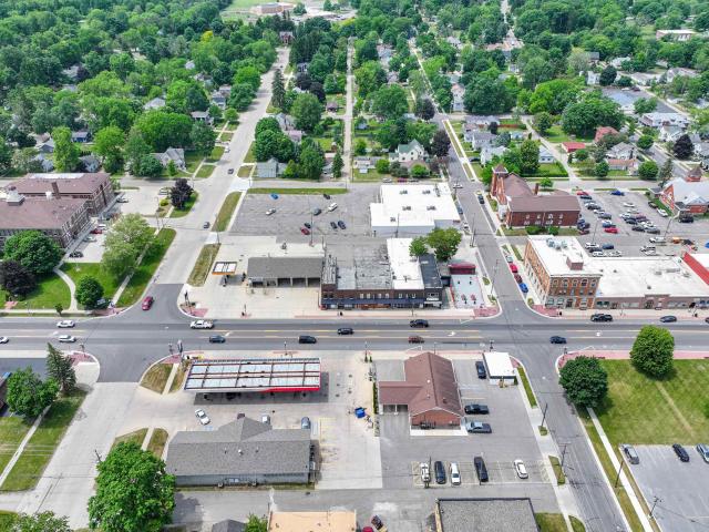 111 N Shiawassee Upper Unit Street