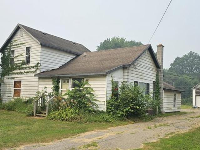 111 N State St, Gobles, MI 49055