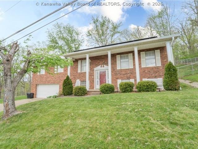 111 Norwood Rd, Nitro, WV 25143