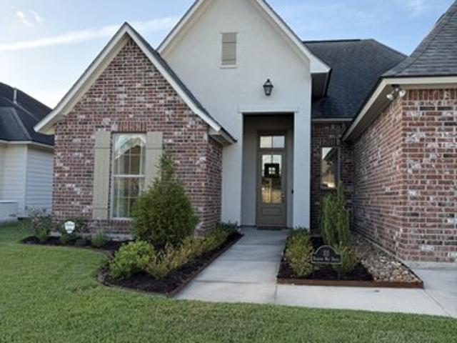 111 Narrow Way Dr, Lafayette, LA 70508