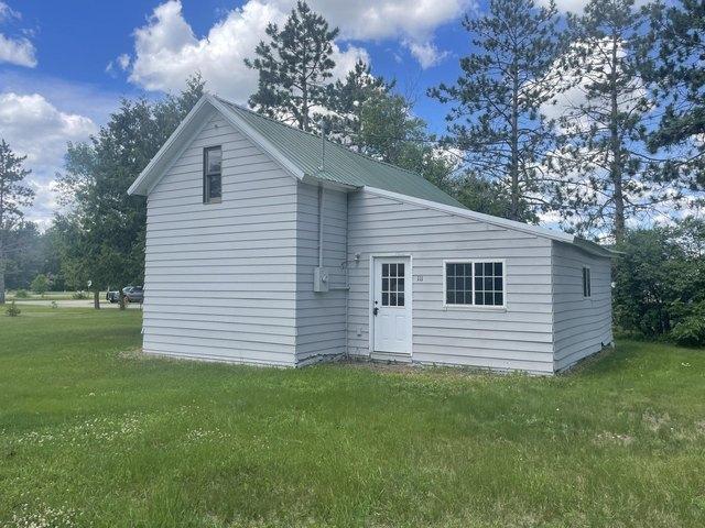 111 NW 1st Ave, Verndale, MN 56481