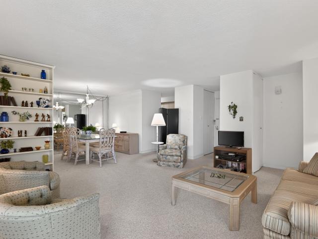 111 S 16th Ave