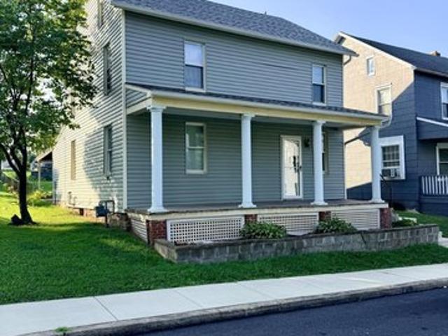 111 S 2nd St, Mount Wolf, PA 17347