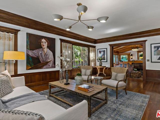 111 S Van Ness Avenue