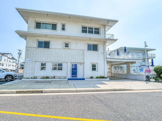 111 S Dudley Ave