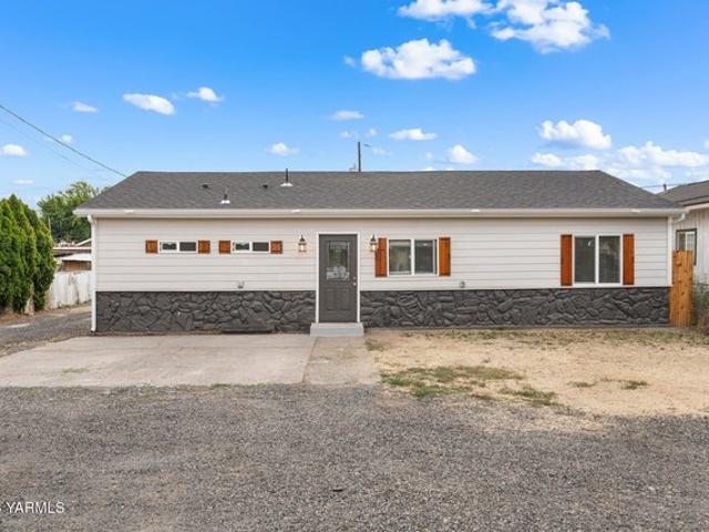 111 S H St, Toppenish, WA 98948