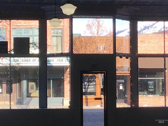 111 S Main St