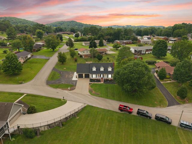 111 S Maplewood Drive
