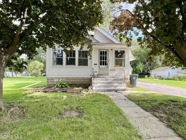 111 S Masters Ct, Maumee, OH 43537
