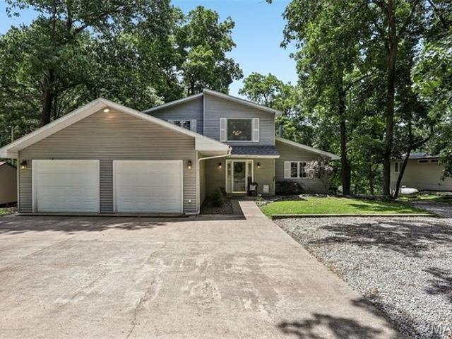 111 Solar Cir, Litchfield, IL 62056