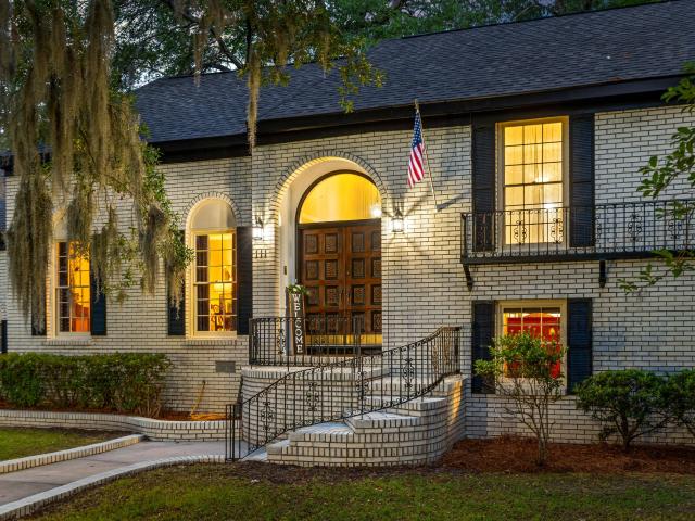 111 Seven Oaks Lane