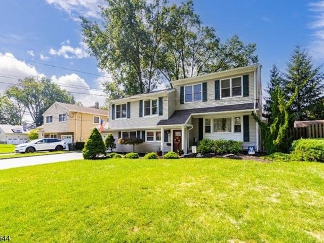 111 Shadowlawn Way, Cranford, NJ 07016
