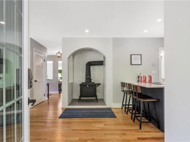 111 Shoreham LN