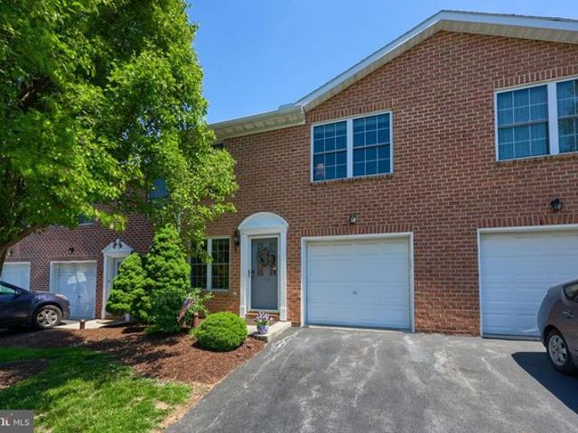 111 Silver Screen Dr, York, PA 17402