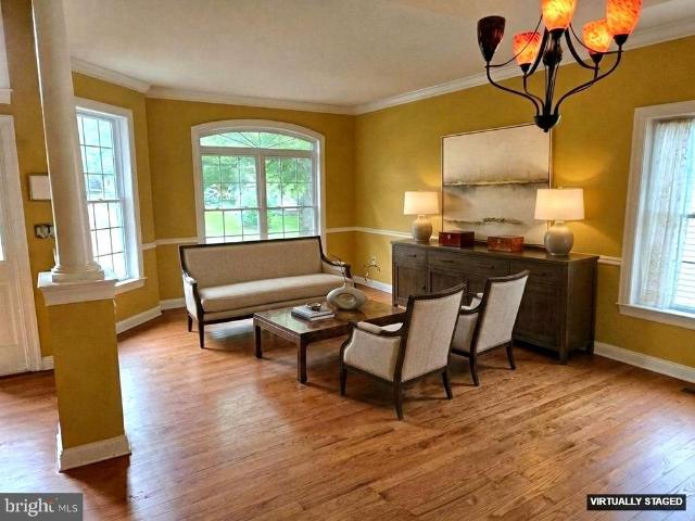 111 Silver Tail Lane
