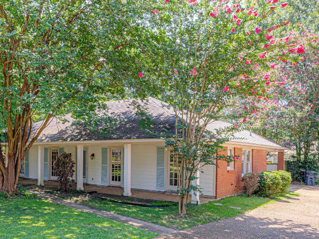 111 Squirrel Hill Drive