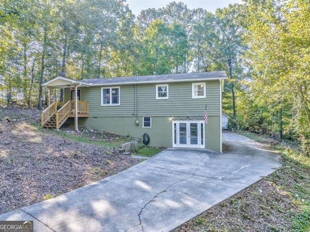 111 Sylvan Dr, Calhoun, GA 30701