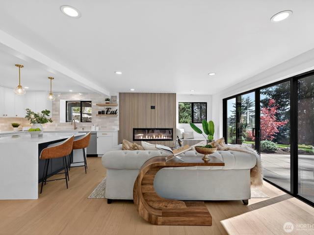 111 Point Fosdick Circle NW