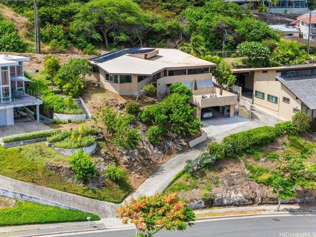 111 Polihale Pl, Honolulu, HI 96825
