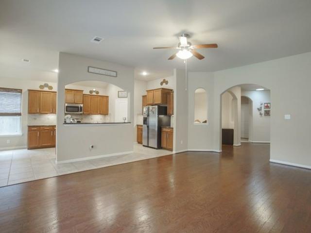 111 Pheasant Run Dr, Conroe, TX 77384