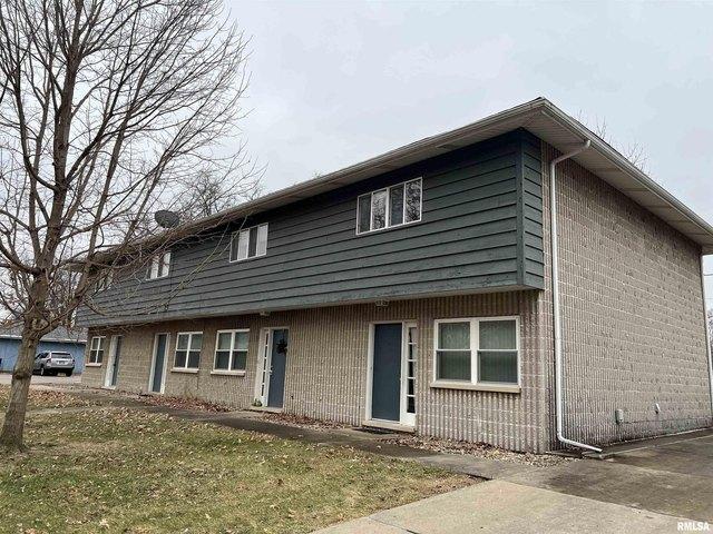 111 Pin Oak Dr, Pekin, IL 61554