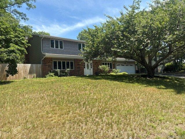 111 Pine St, Port Jefferson Station, NY 11776