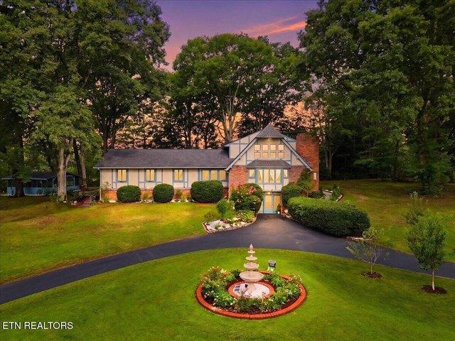 111 Red Oak Rd, Maryville, TN 37803
