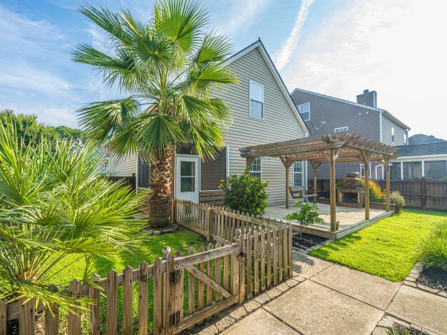 111 Red Leaf Boulevard