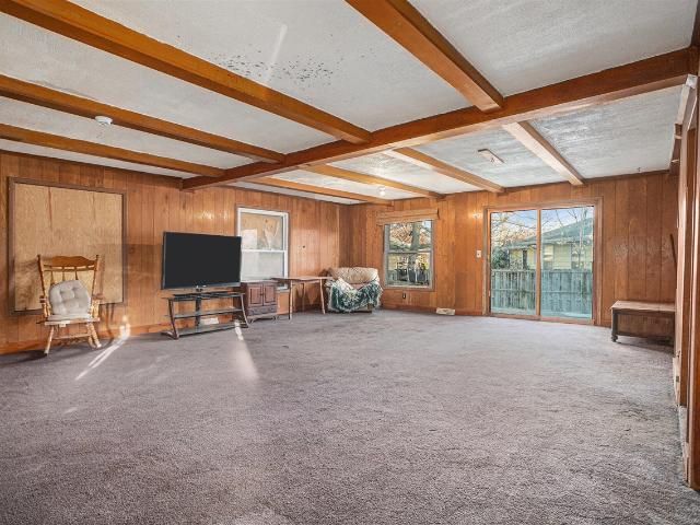 111 River Drive