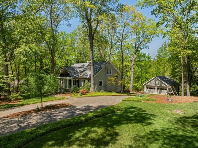 111 Riverpoint Rd, Signal Mountain, TN 37377