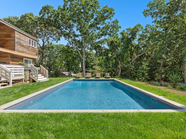 111 Runnymede Dr, East Hampton, NY 11937 | MLS #899046