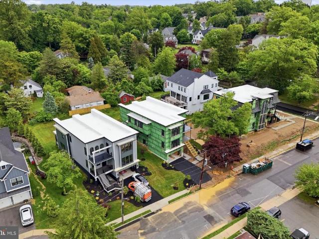 111 W 6Th