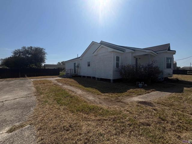 111 W 197th St, Galliano, LA 70354 | MLS #BY2026004 | Compass