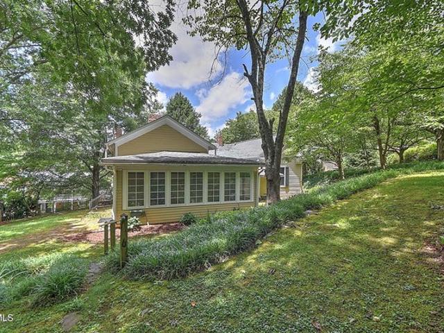 111 W Woodrow Ave, Jonesborough, TN 37659